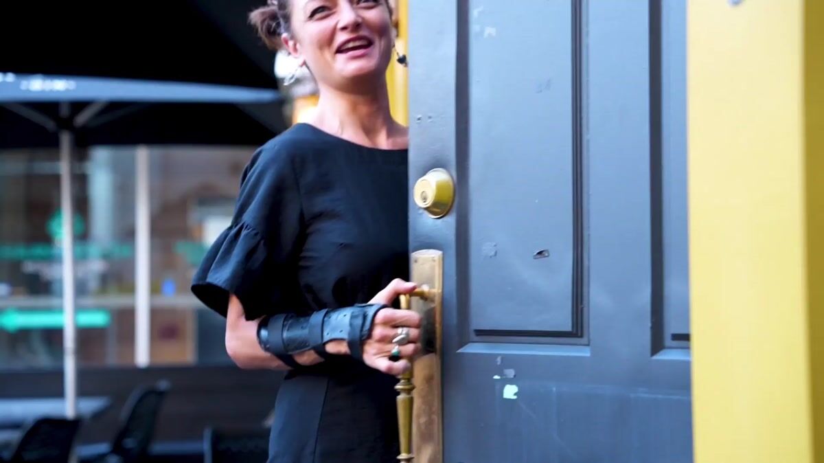 Den Devine | Live Music & Late-Night Dining on the Gold Coast | Den ...