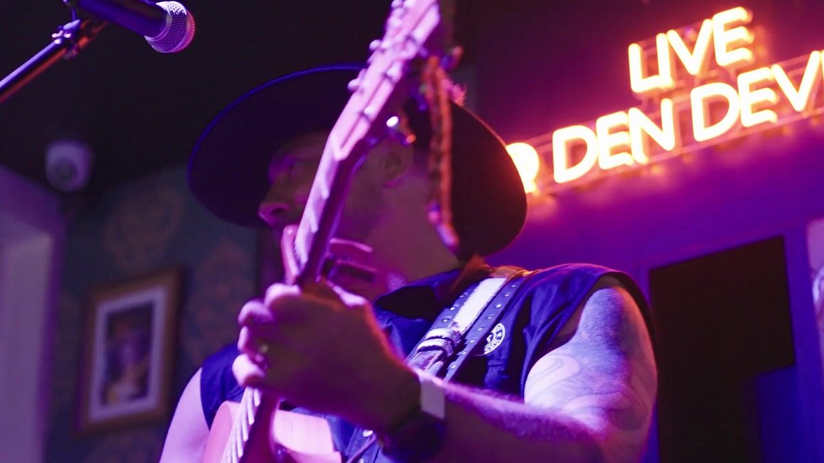 Den Devine | Live Music & Late-Night Dining on the Gold Coast | Den ...