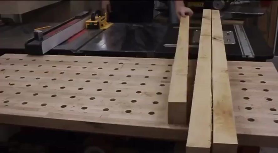 Pinless moisture meters, no damage | Merlin moisture meters