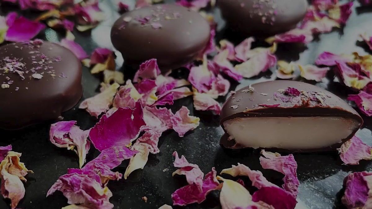 Vegan artisan chocolate, truffles and treats | Tempt – the plant-based chocolaterie in Totnes, Devon